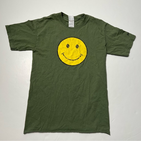 Vintage | Shirts | 34 Vintage 00s Dare Smiley Face Smile For A Good ...